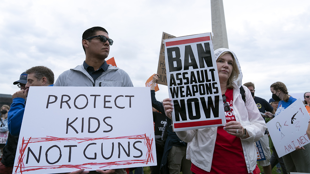 Sign the petition: BAN ASSAULT WEAPONS NOW!